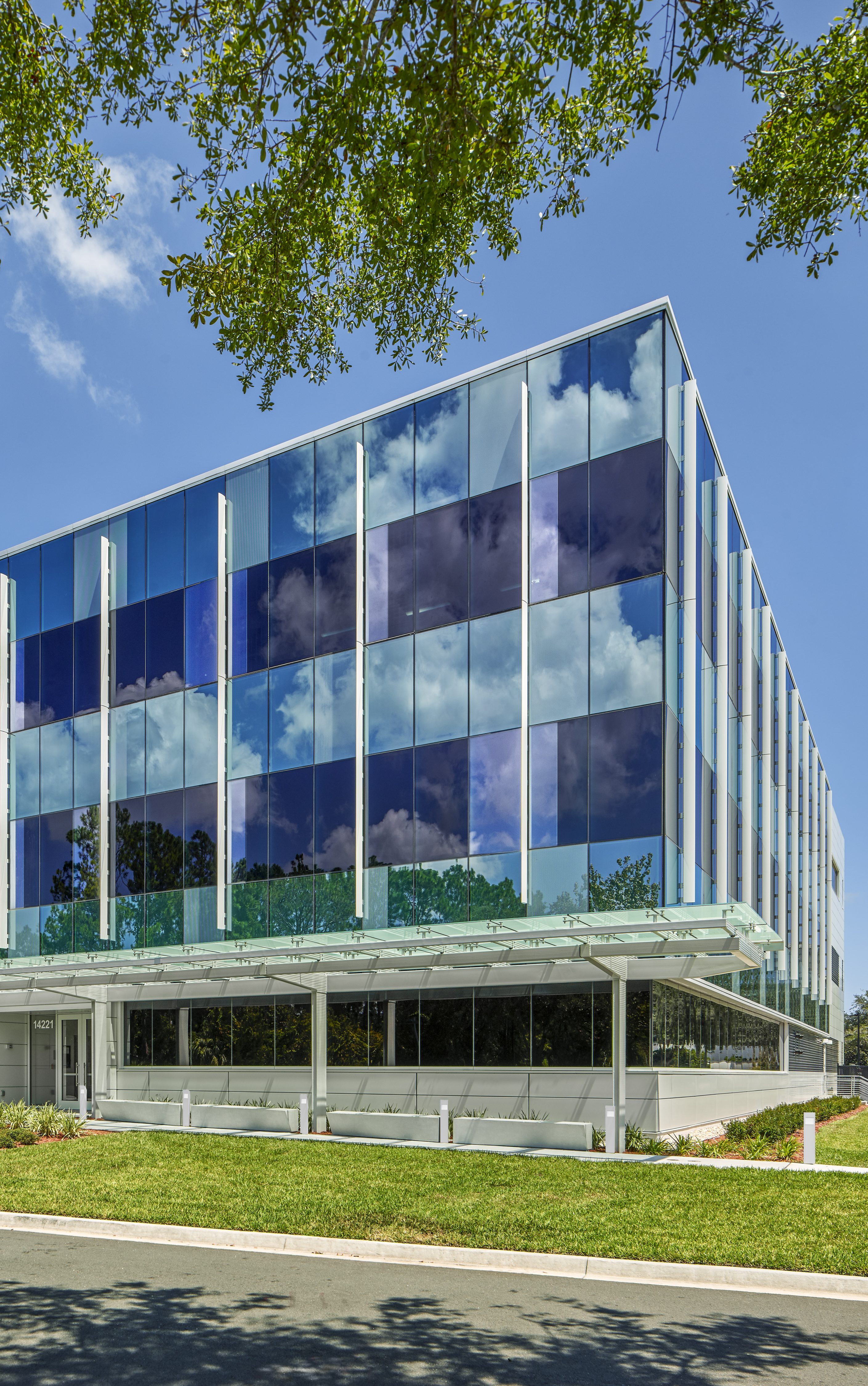 REGENXBIO Headquarters - EwingCole REGENXBIO Headquarters and GMP ...